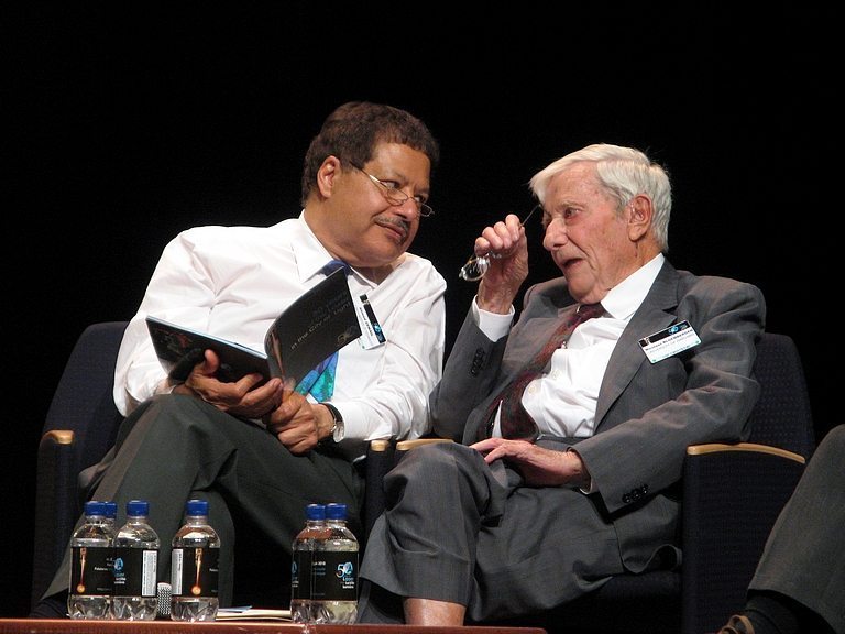 First Muslim Nobel Laureate in Chemistry Ahmed H. Zewail Dies at 70 ...